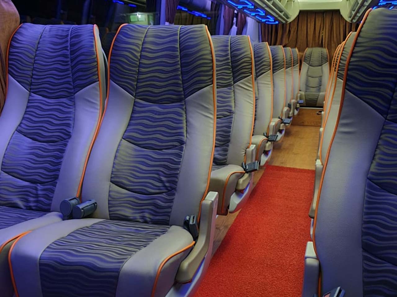 Sewa Bus Pariwisata di Bali – Sewa Mobil dan Supir Bali